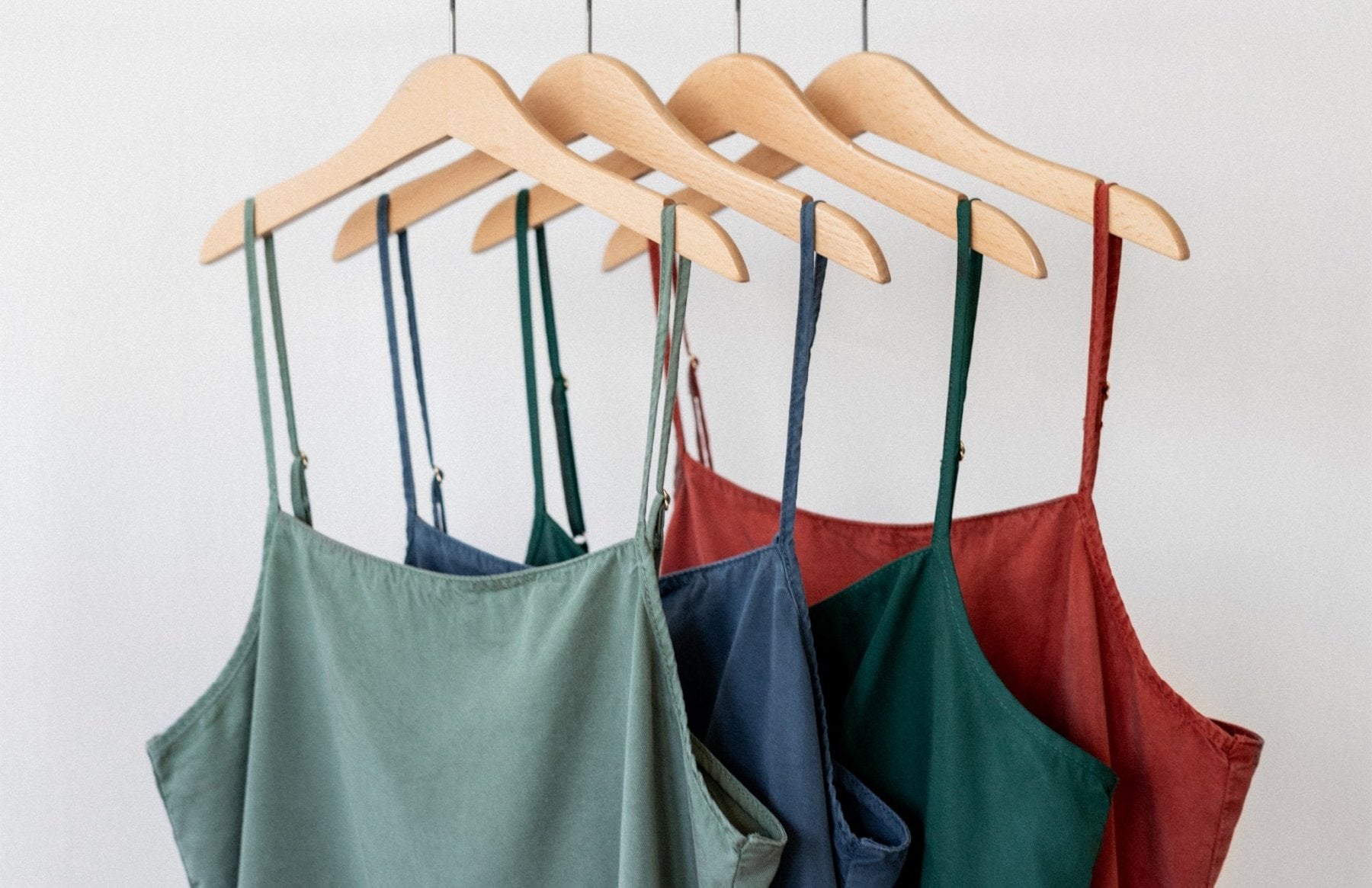 5 Outstanding Clothing Textures To Enjoy This Spring – TWOTHIRDS